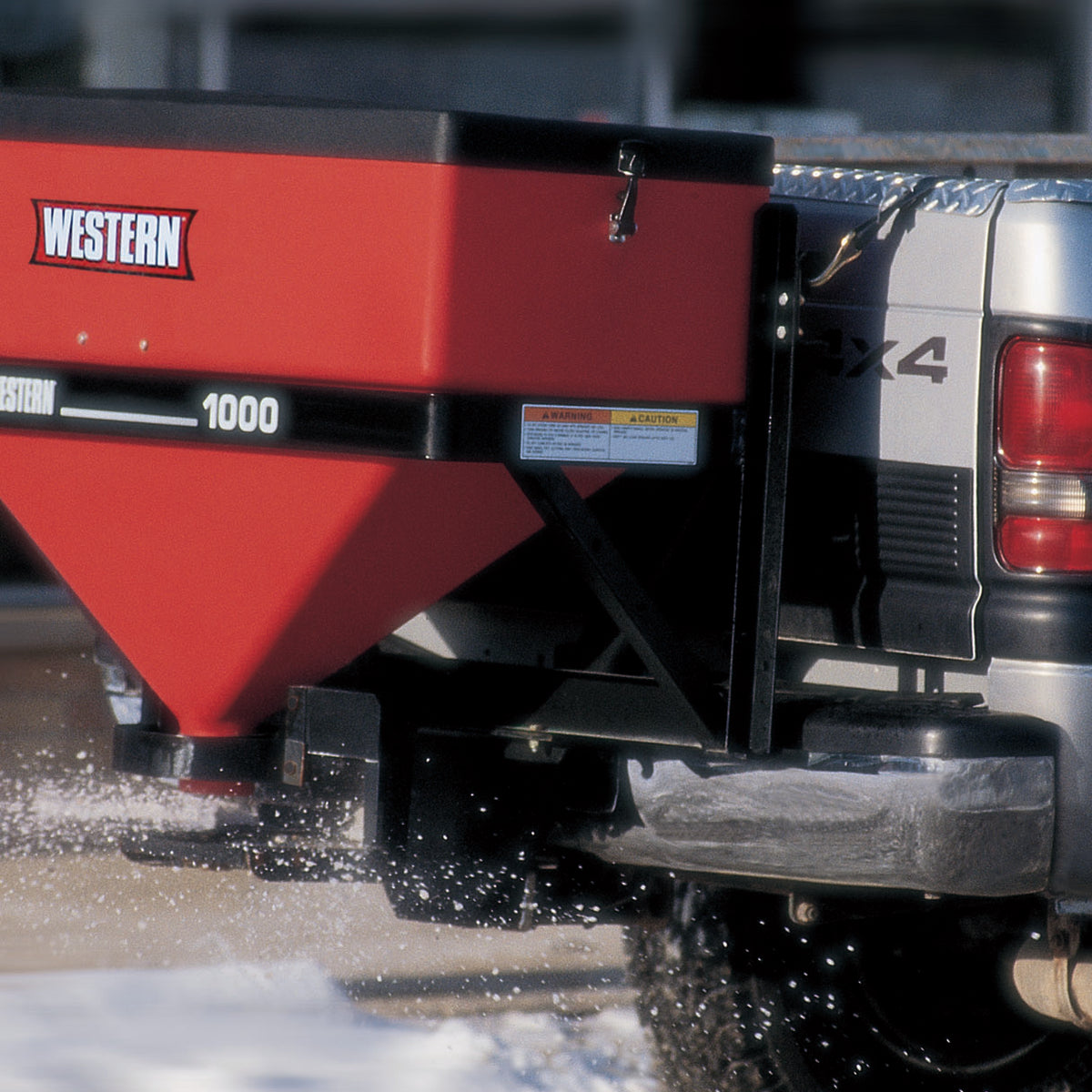WESTERN® Spreader, Low Profile 1000 Poly Tailgate Spreader – NEW Hydraulics